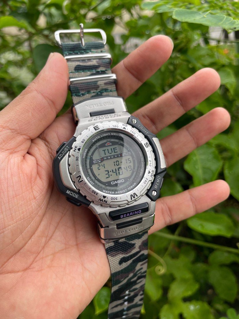 Vintage Casio Protrek Triple Sensor, Men's Fashion, Watches & Accessories, Watches on Carousell