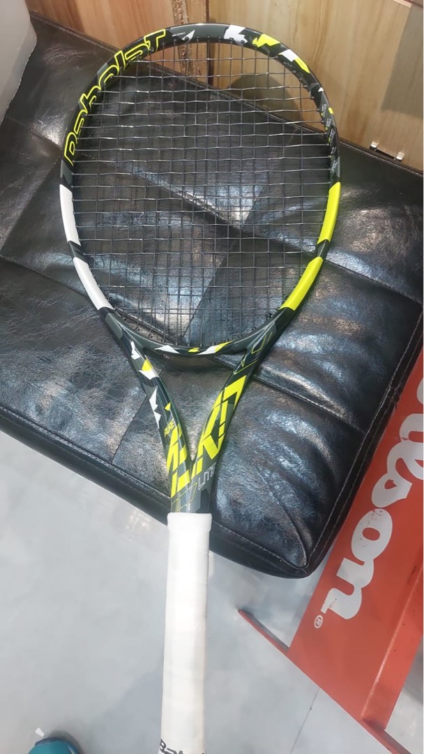 Babolat Pure Aero 270 Racquet 網球拍, 運動產品, 運動與體育, 運動與體育 - 球拍和球類運動 - Carousell