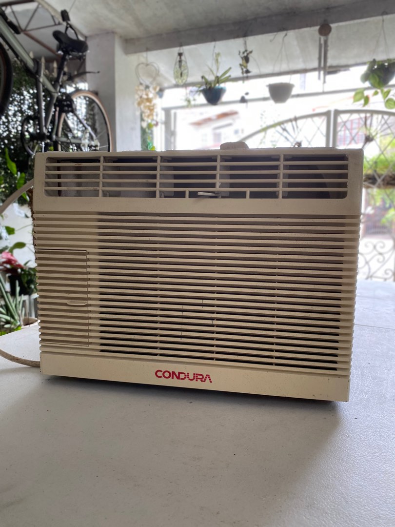 Condura window-type 0.5HP, TV & Home Appliances, Air Conditioning and ...