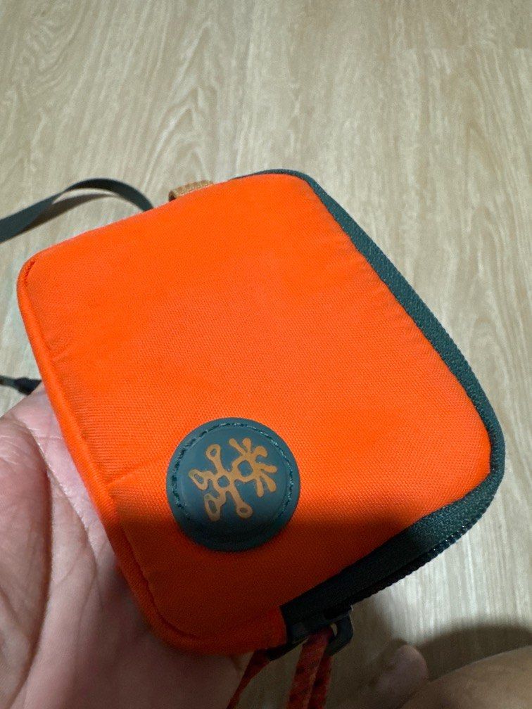 Crumpler Early Opener Wallet, Women's Fashion, Bags & Wallets, Purses ...