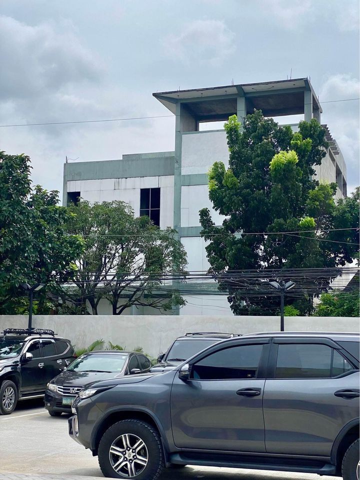 FOR SALE! 1,750 sqm Six Storey Building at Fairview Quezon City ...