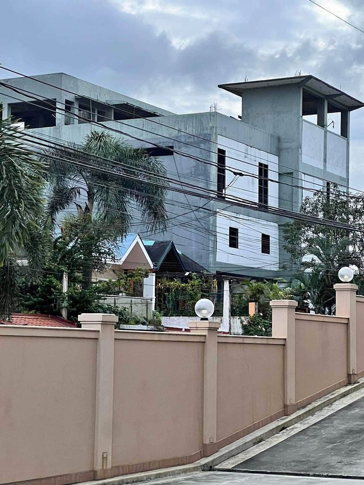 FOR SALE! 1,750 sqm Six Storey Building at Fairview Quezon City ...