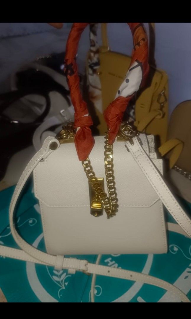 Handbeg Charles, Women's Fashion, Bags & Wallets, Tote Bags on Carousell