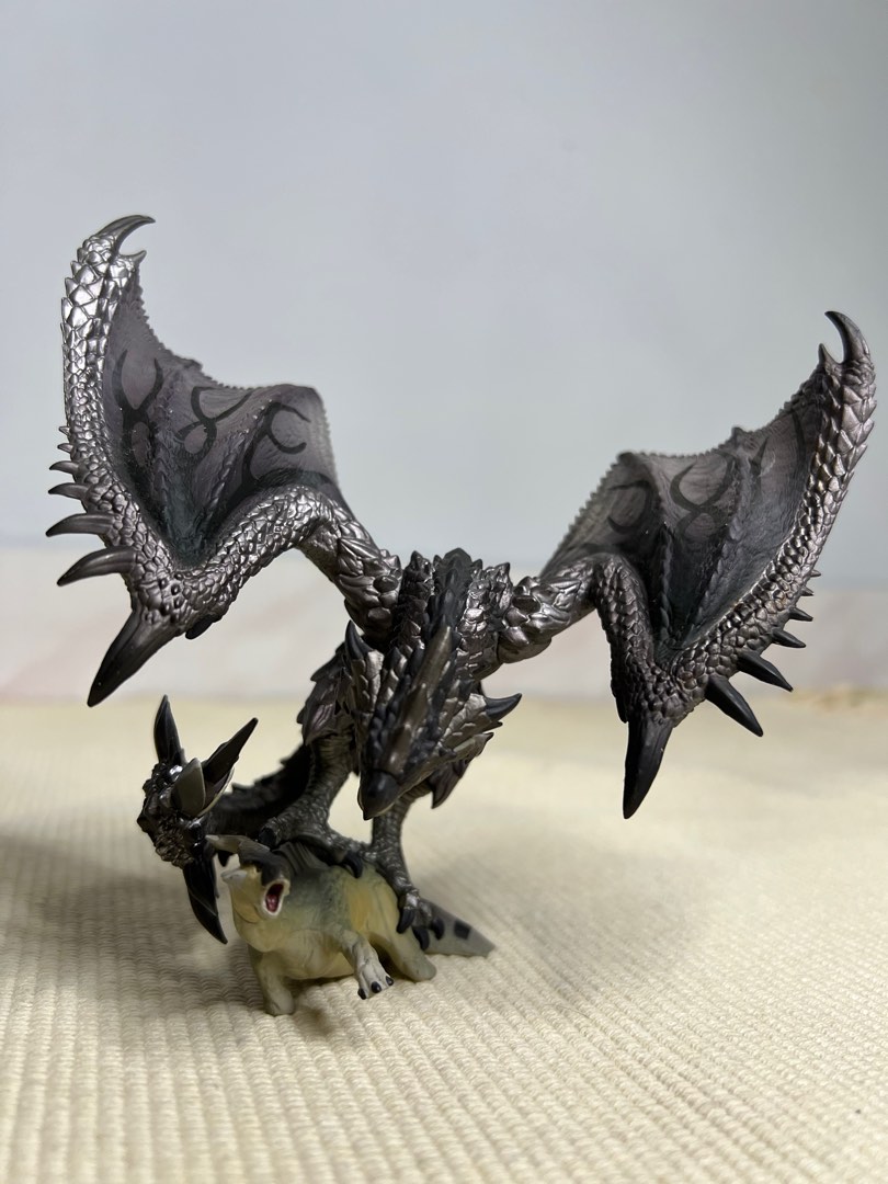 Monster Hunter Silver Rathalos Figure Statue Model DXF, Hobbies & Toys ...