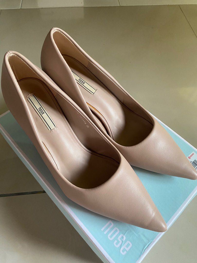 Nose Pointy Toe Heel Pump, Women's Fashion, Footwear, Heels on Carousell