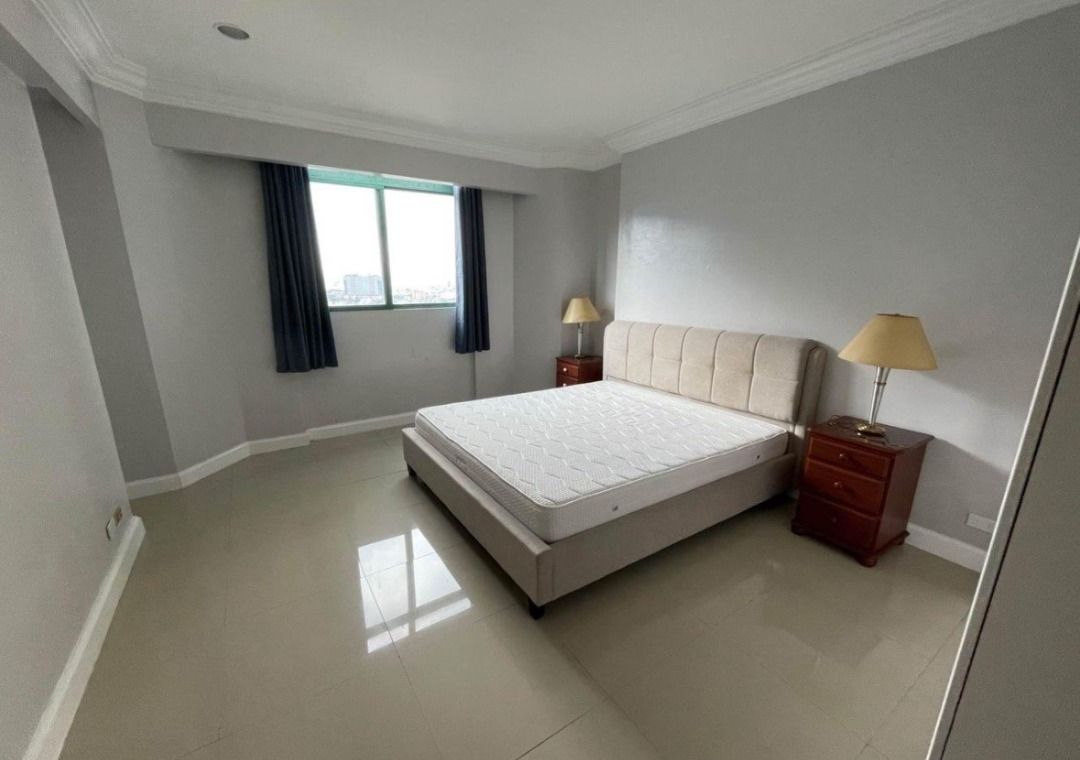 Penthouse Unit In Alpha Salcedo Condominium Makati Condo For Rent ...