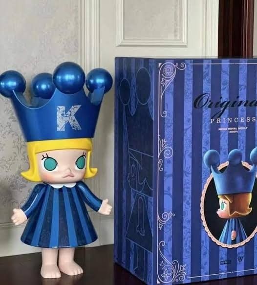 Pop Mart Mega Royal Molly Original Princess Blue 400% / 1000%, Hobbies ...