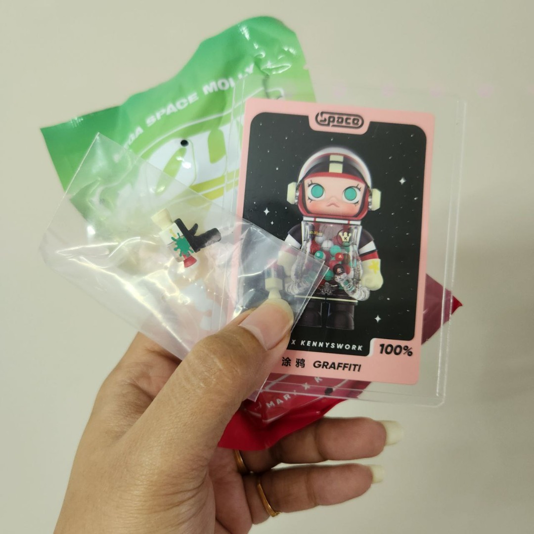 POPMART BNIF Mega Space Molly Version 3 V3 Graffiti, Hobbies & Toys ...