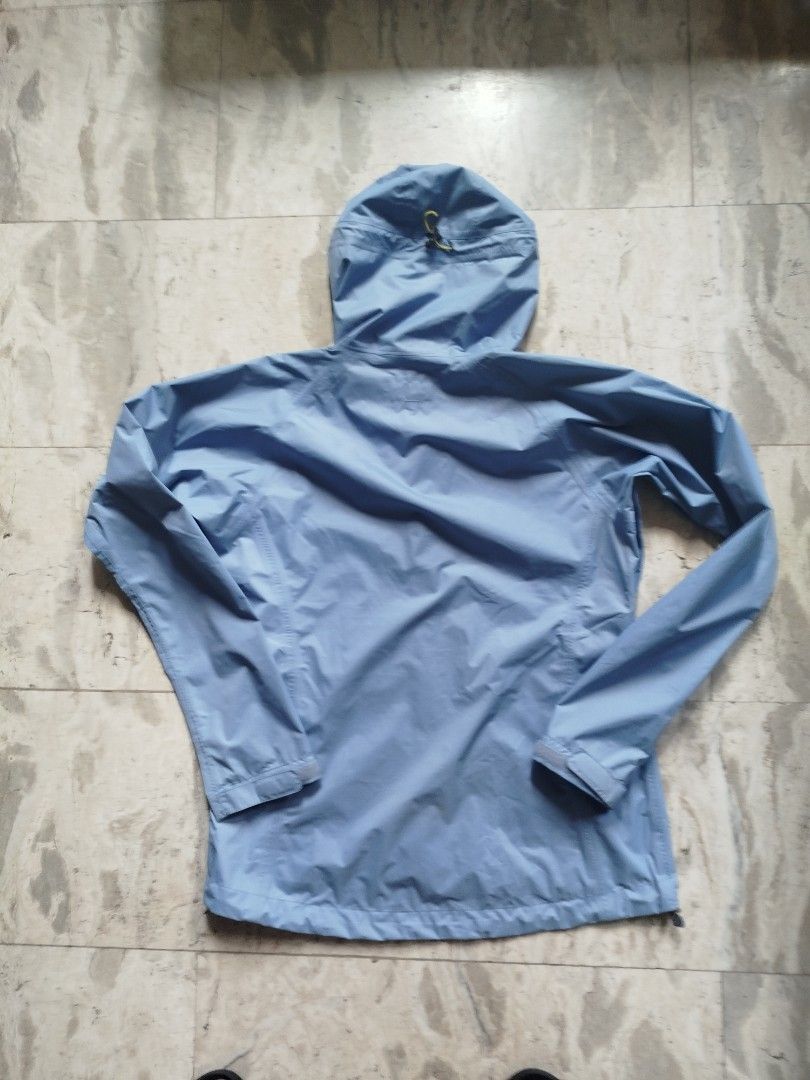 Rab downpour eco rain jacket, Men's Fashion, Activewear on Carousell