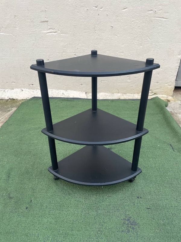 Rak 3 Segi Corner 3 Tiers Trigle Rack Black, Furniture & Home Living ...