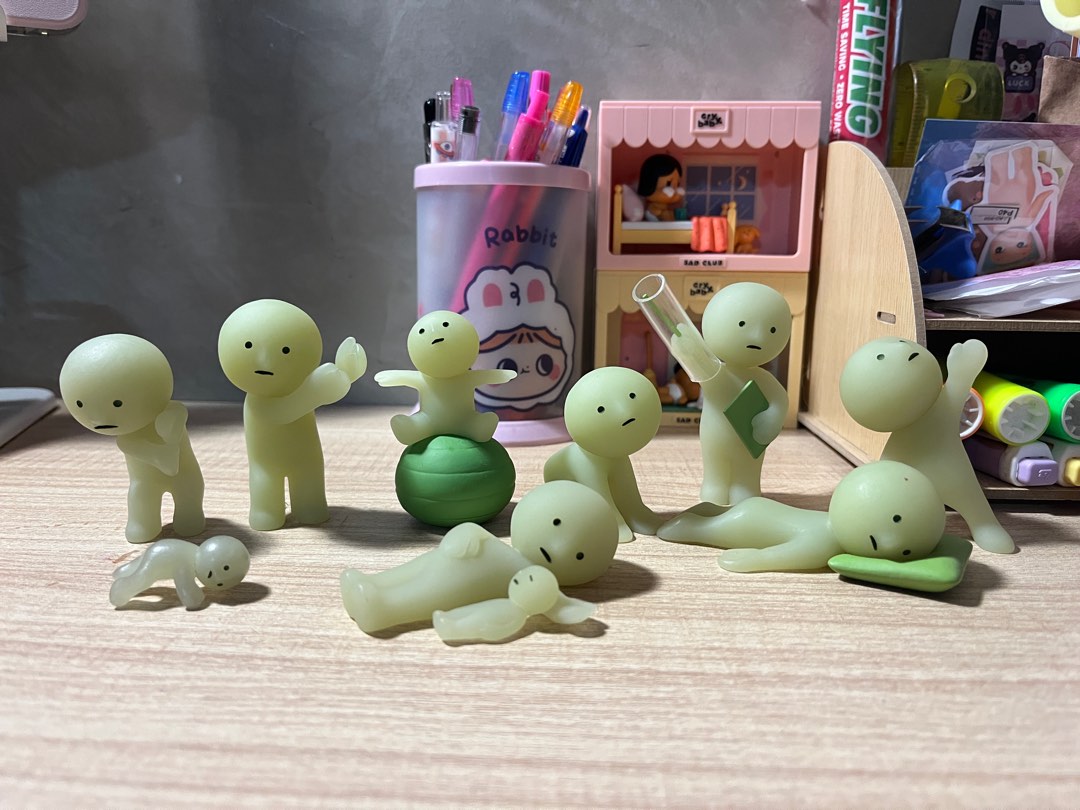 Smiski set | little smiski hugging, cuddle, hiding, Hobbies & Toys ...