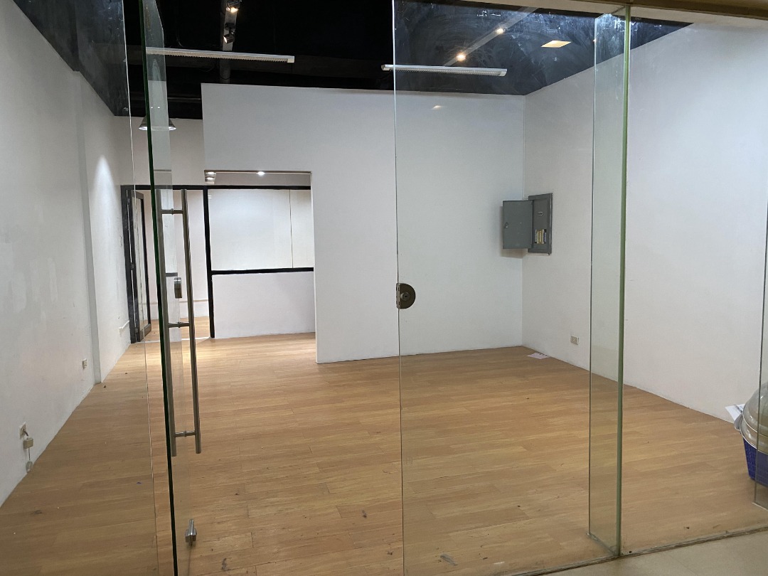 SS - Prime Ground Floor Commercial Unit for Sale in BSA Twin Towers ...