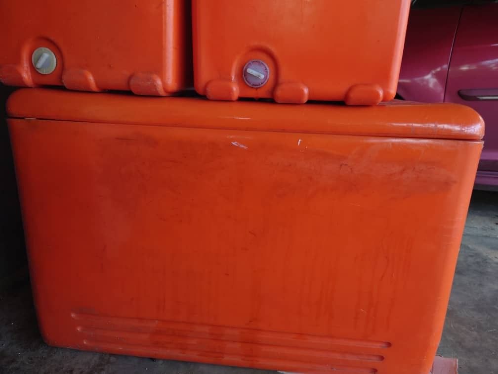 Tong Ais Besar 200L, Furniture & Home Living, Kitchenware & Tableware ...