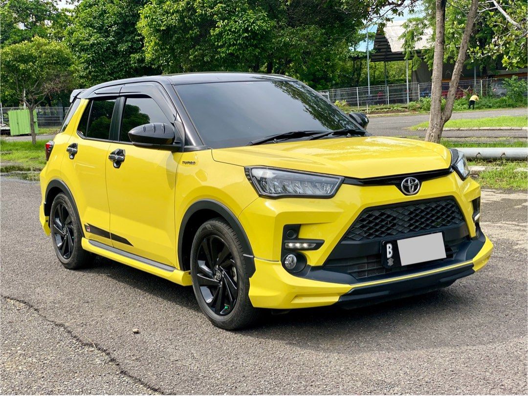 TOYOTA RAIZE GR SPORT TWO TONE AT 2022 Siap pkai, Mobil & Motor, Mobil ...