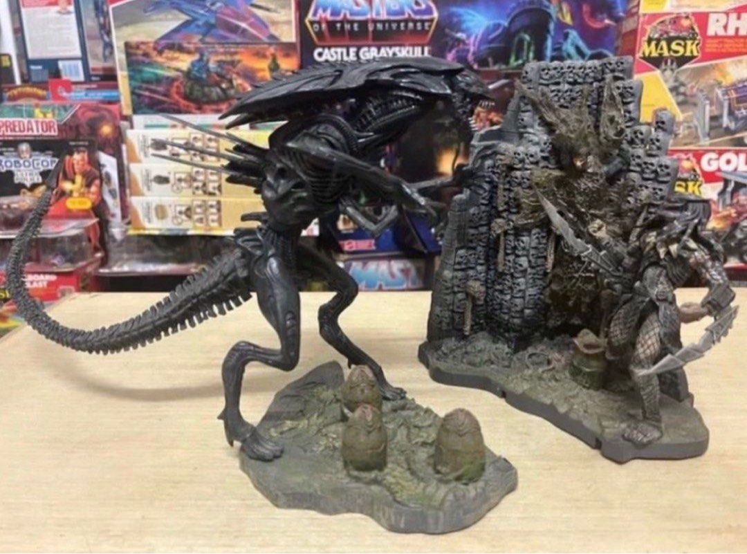 ALIEN VS PREDATOR/ AVP MOVIE ALIEN QUEEN & PREDATOR SETS (2005 ...
