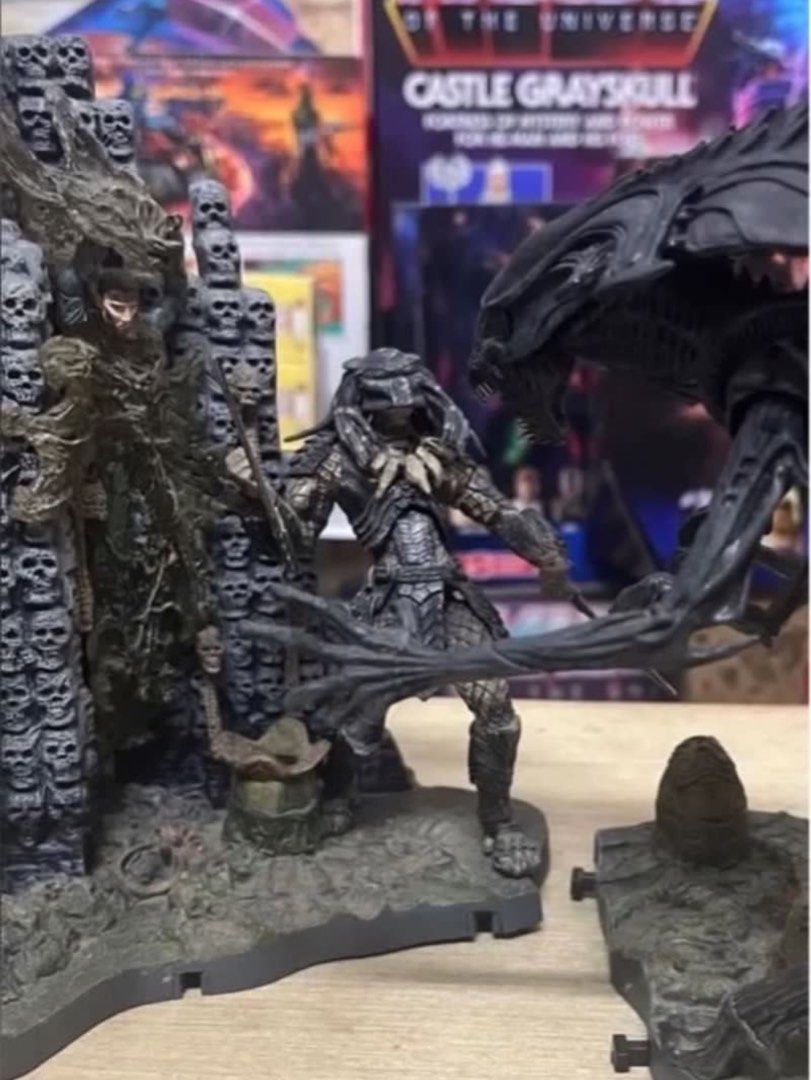 ALIEN VS PREDATOR/ AVP MOVIE ALIEN QUEEN & PREDATOR SETS (2005 ...