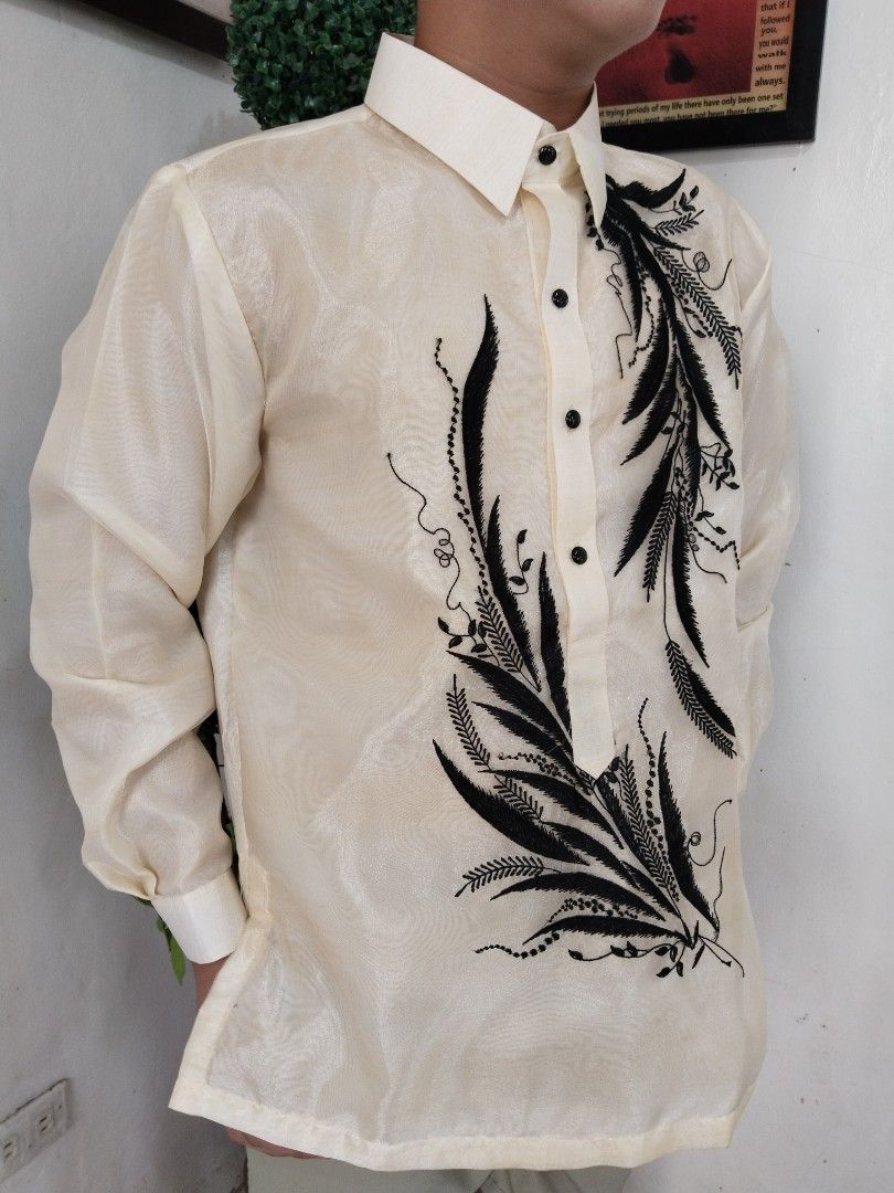 Barong Tagalog Feather Design Plain, Men's Fashion, Tops & Sets, Formal ...
