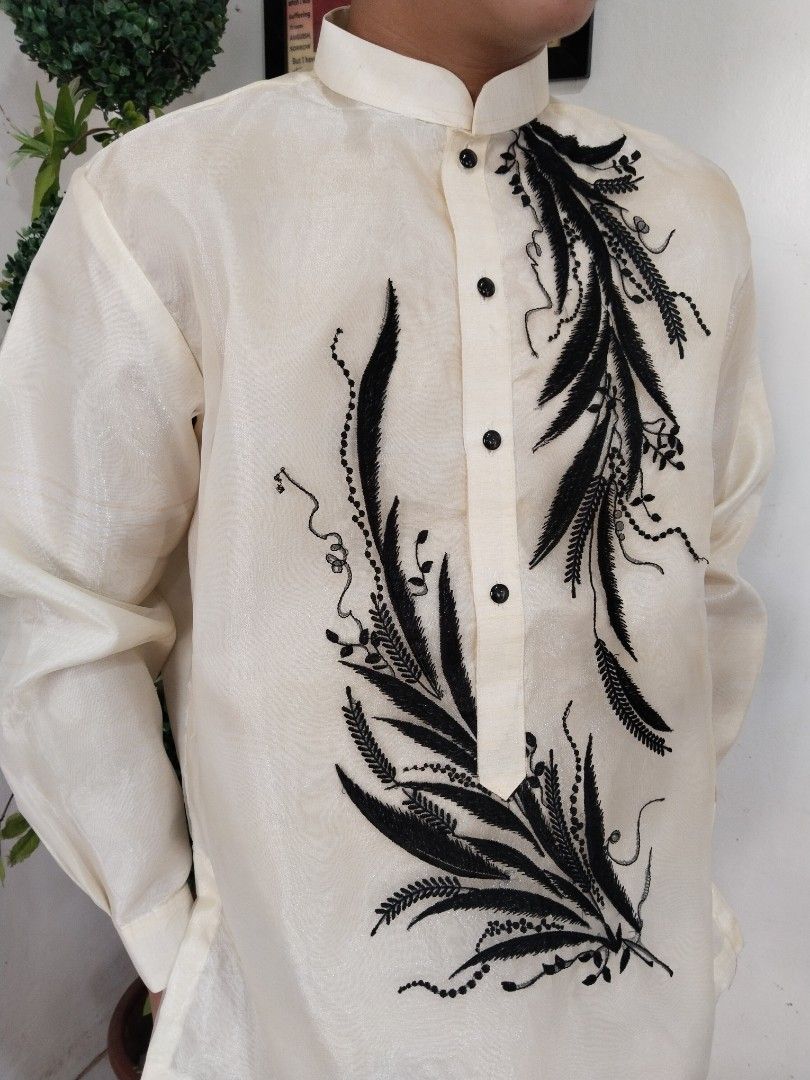 Barong Tagalog Feather Design Plain, Men's Fashion, Tops & Sets, Formal ...