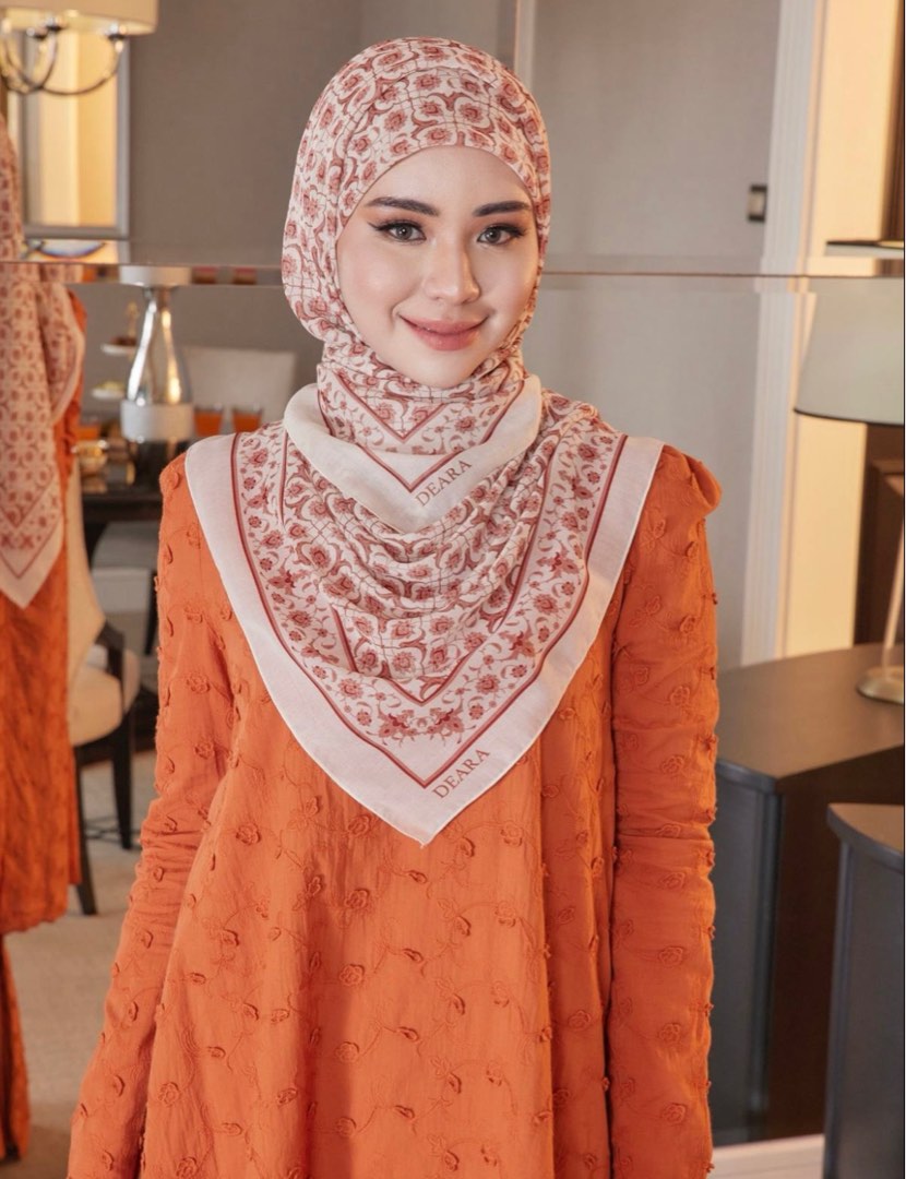 Deara hijab, Women's Fashion, Muslimah Fashion, Hijabs on Carousell
