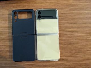 Galaxy Z Flip 5 Cream 256GB, Mobile Phones & Gadgets, Mobile Phones ...