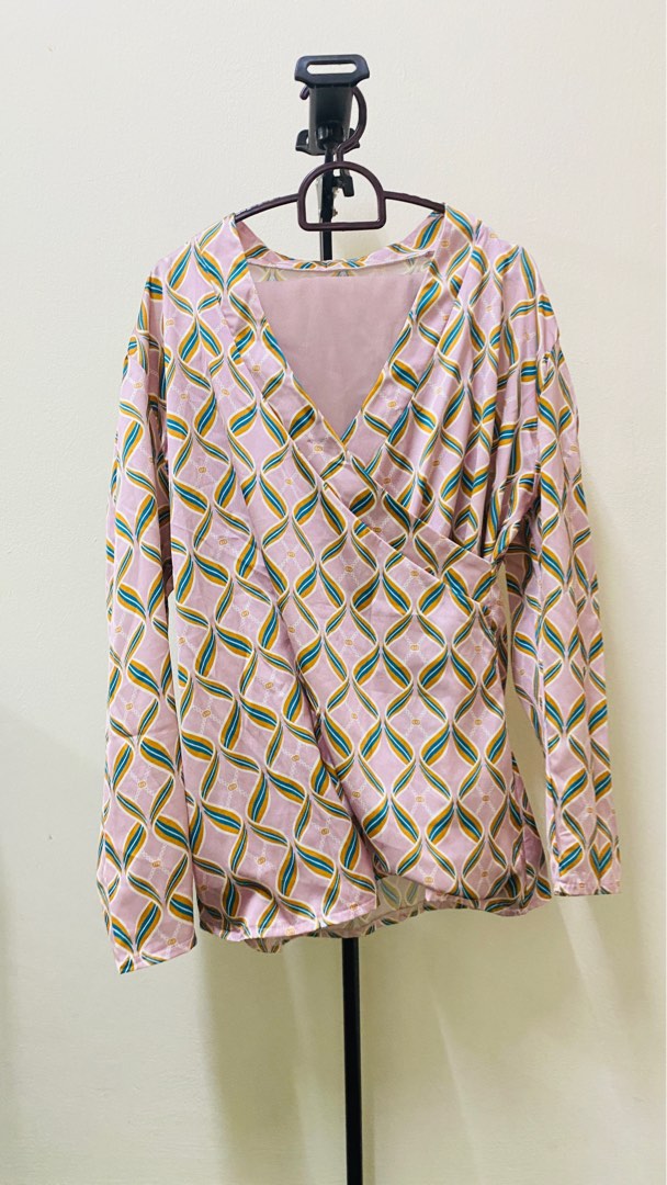 Geometric pattern baju kurung set, Women's Fashion, Muslimah Fashion ...