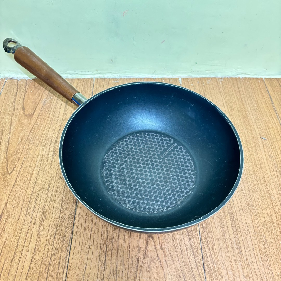 Happycall crocodile wok pan 28cm nonstick induction, Furniture & Home Living, Kitchenware ...