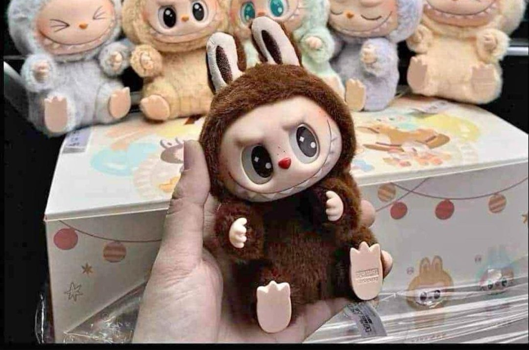labubu v2, Hobbies & Toys, Memorabilia & Collectibles, Vintage ...