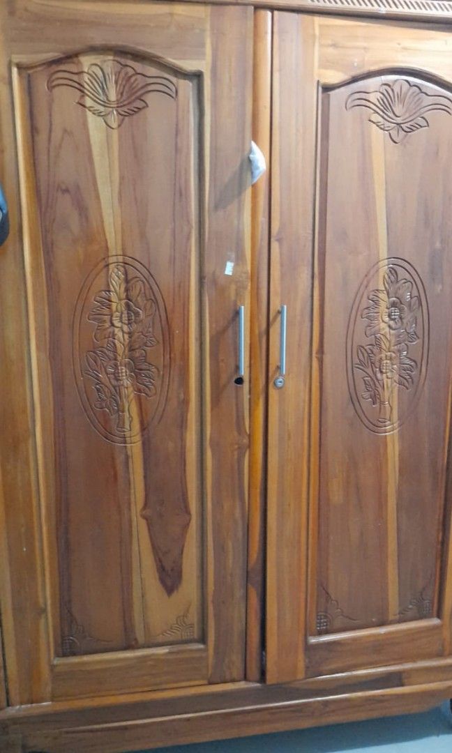 Lemari Kayu Jati 2 pintu, Perabotan Rumah di Carousell