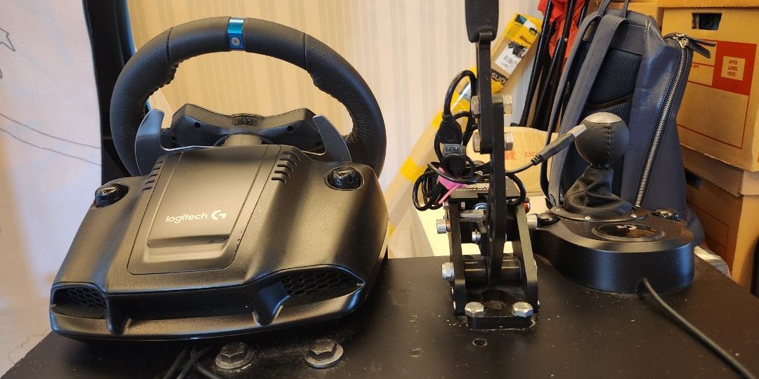 Logitech G29 Sim Racing Rig with Shifter and Handbrake, Video Gaming ...