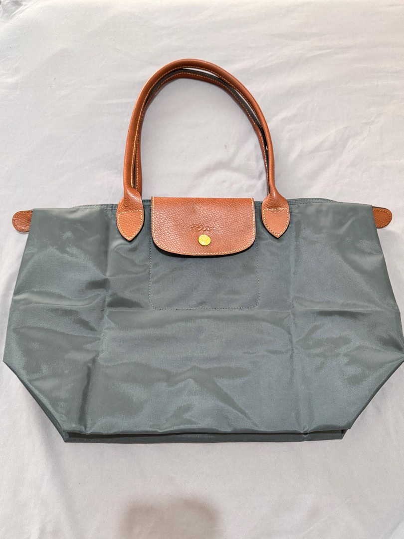 Longchamp Le pliage classic- Gray (medium), Women's Fashion, Bags ...