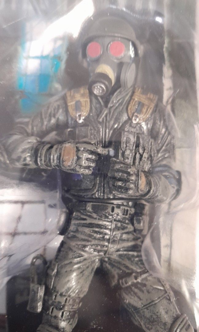 Neca resident evil hunk 7'inch marvel legends gi joe mcfarlane ...