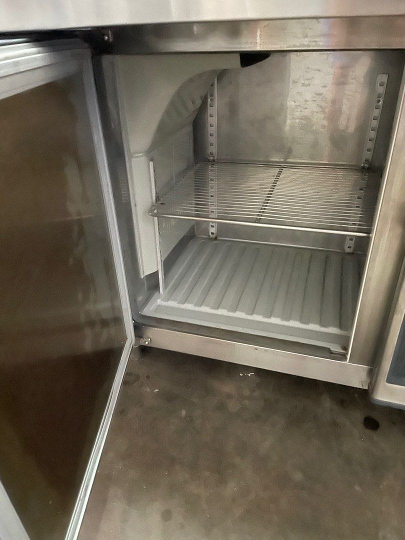 2 Door Counter Chiller. With rack. Made in Taiwan. Free deliver and 3 ...