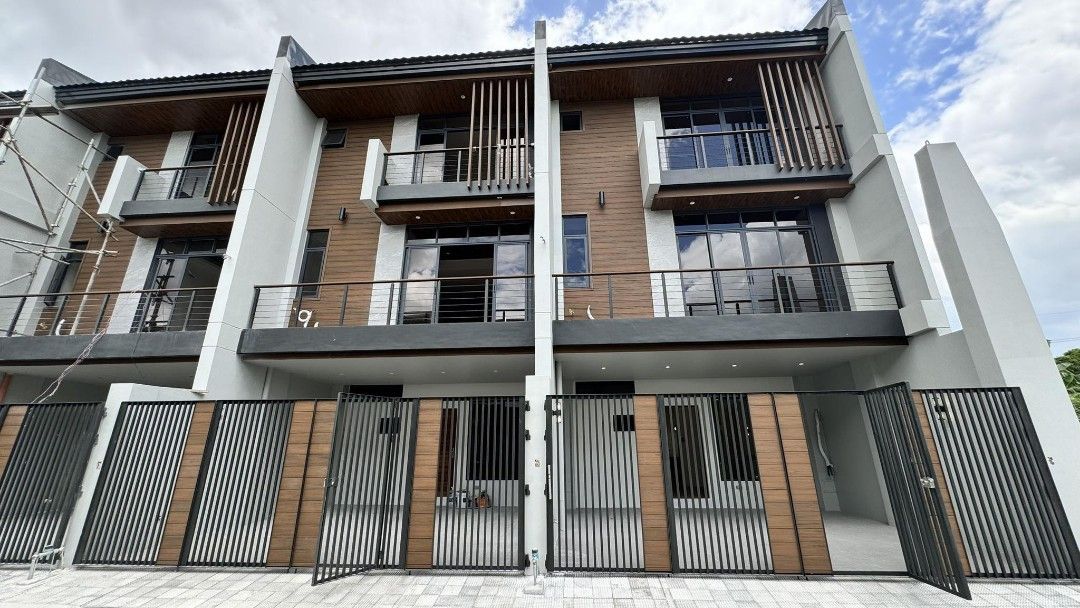 3 Storey Brand New Townhouse unit for sale in executive village ...