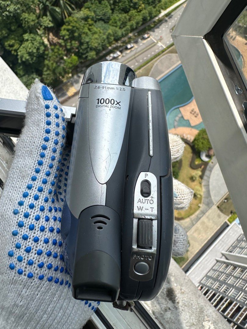 Canon DC210 DVD Camcorder with 35x Optical Zoom, Bundle, Photography ...