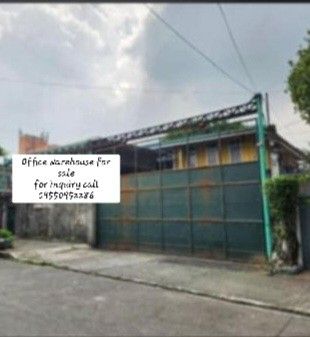 FOR SALE! LOT WITH OLD HOUSE AND LOT LOCATED IN BRGY. BAHAY TORO, PROJ ...