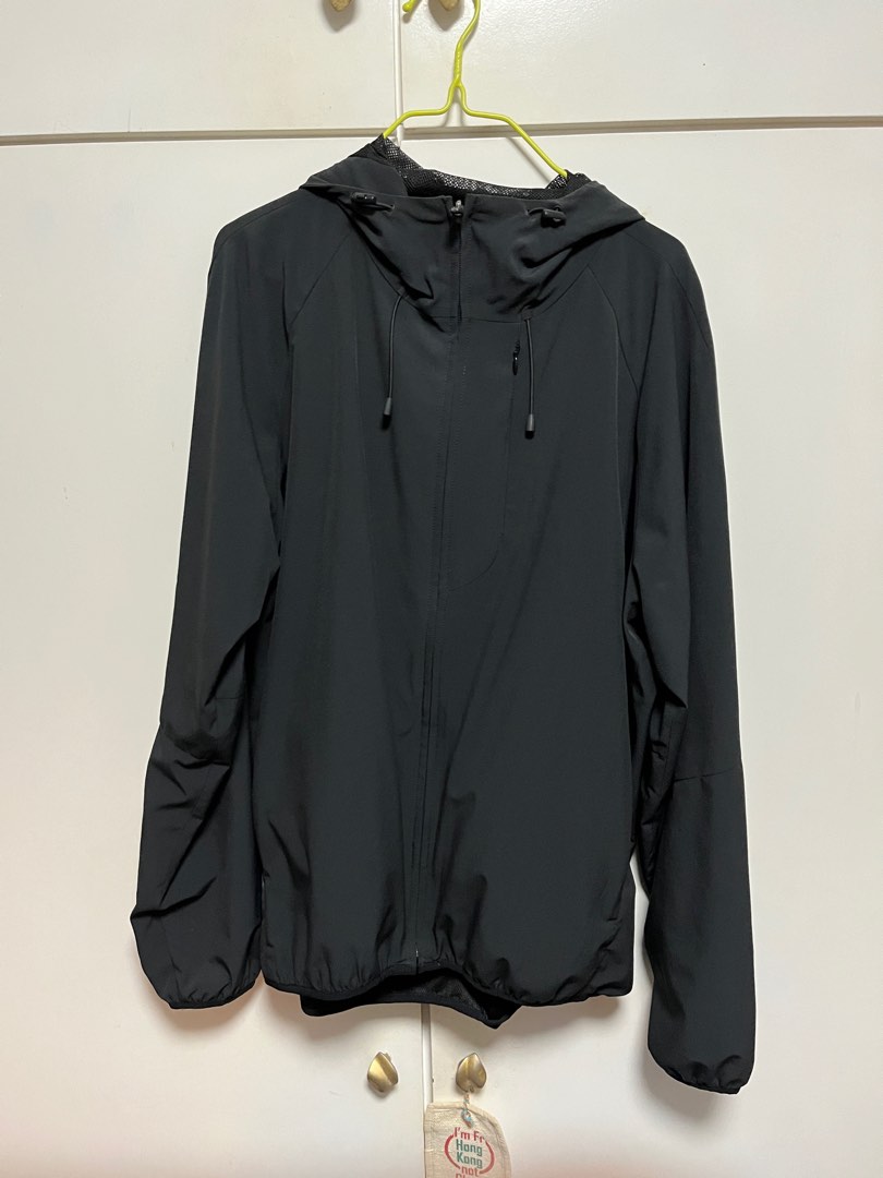 GU 黑色風褸 Black Jacket, 男裝, 外套及戶外衣服 - Carousell