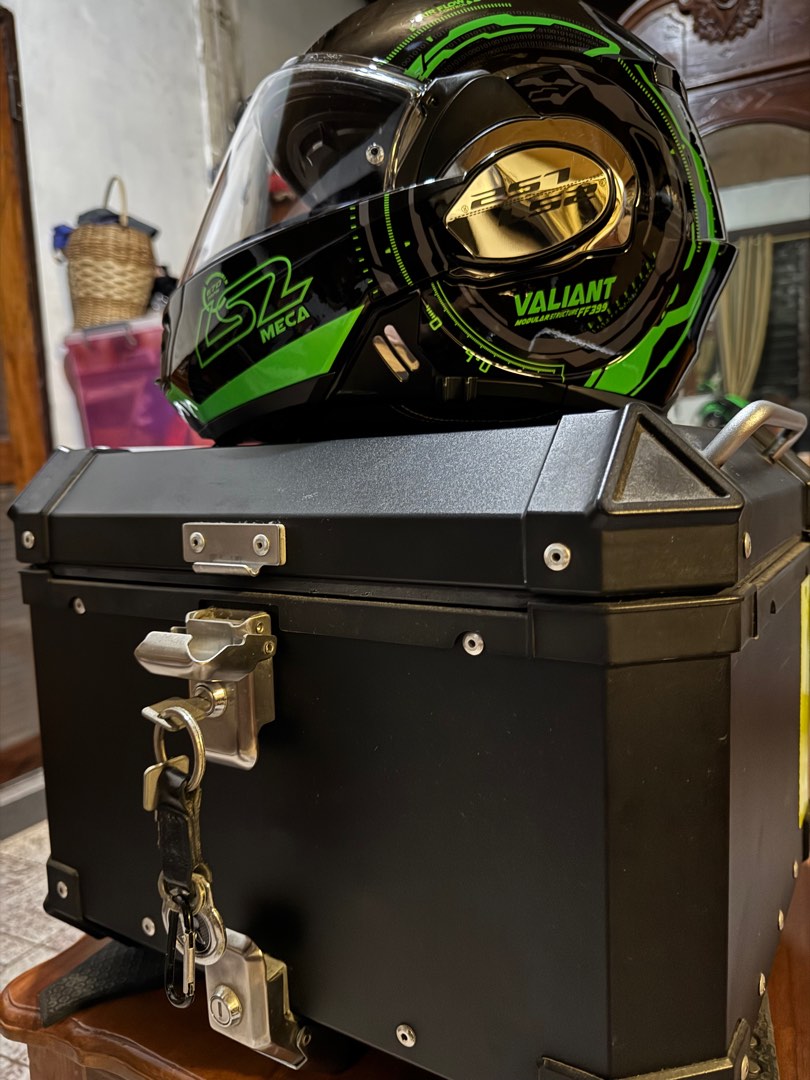 Helmet & Top Box, Motorbikes, Motorbike Parts & Accessories, Helmets ...