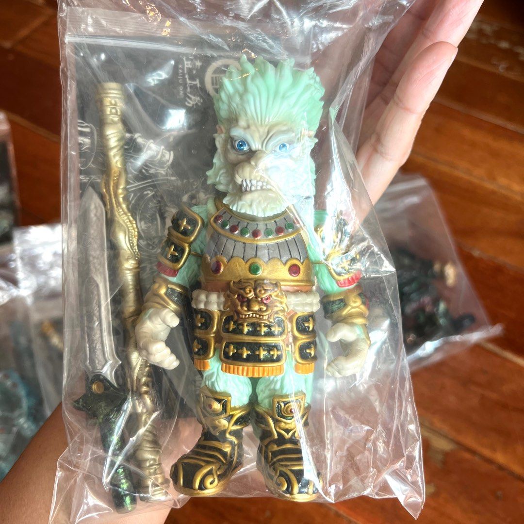 Kaiju One 壹工房 Ultra Sun Sun Silver Sofubi Vinyl 孫悟空 極空 限定版 膠公仔 各$600 ...