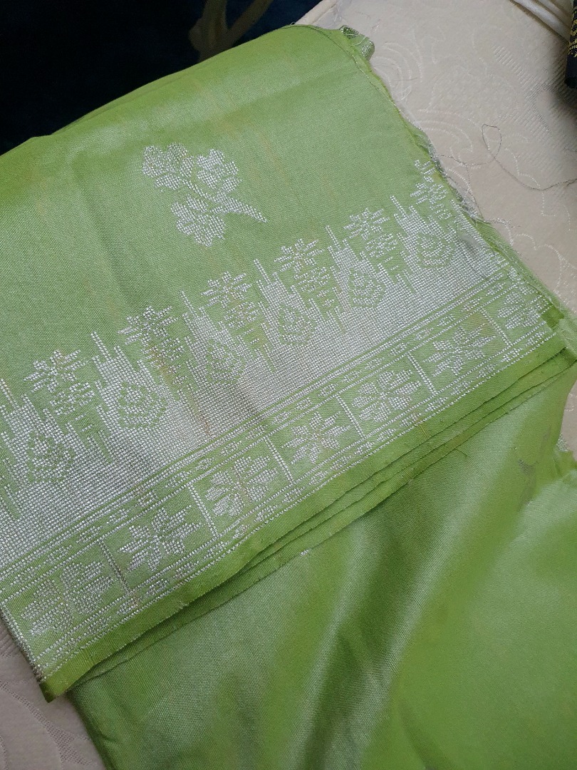 Kain songket LIME GREEN untuk baju kurong sepasang, Women's Fashion ...