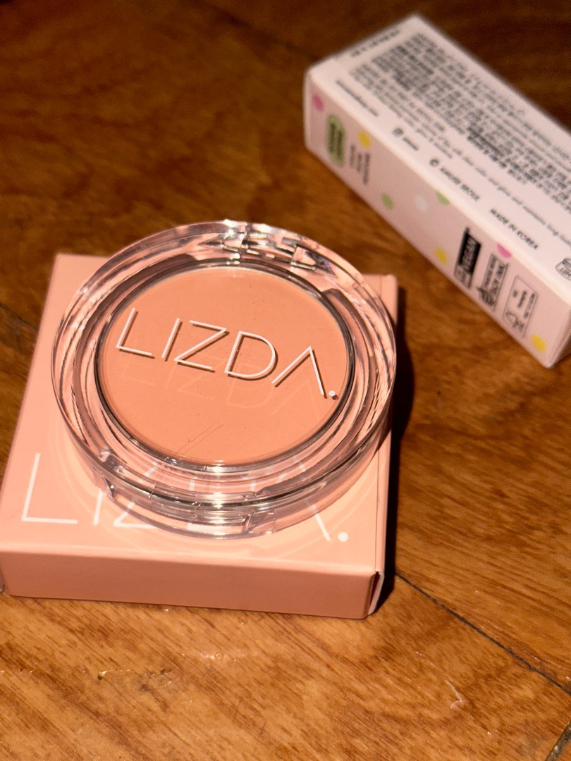 LIZDA MELLOW MOOD FIT CHEEK, Beauty & Personal Care, Face, Makeup on Carousell