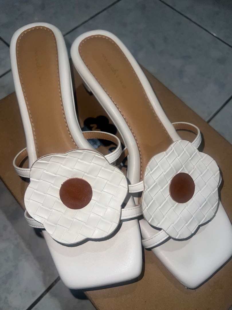 Machino Lady Hana White Heels, Women's Fashion, Footwear, Heels on ...