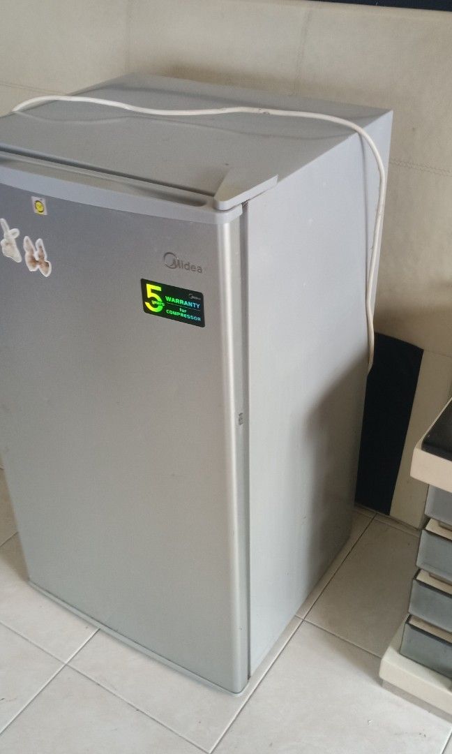 Midea Refrigerator 93 Liters, TV & Home Appliances, Kitchen Appliances ...