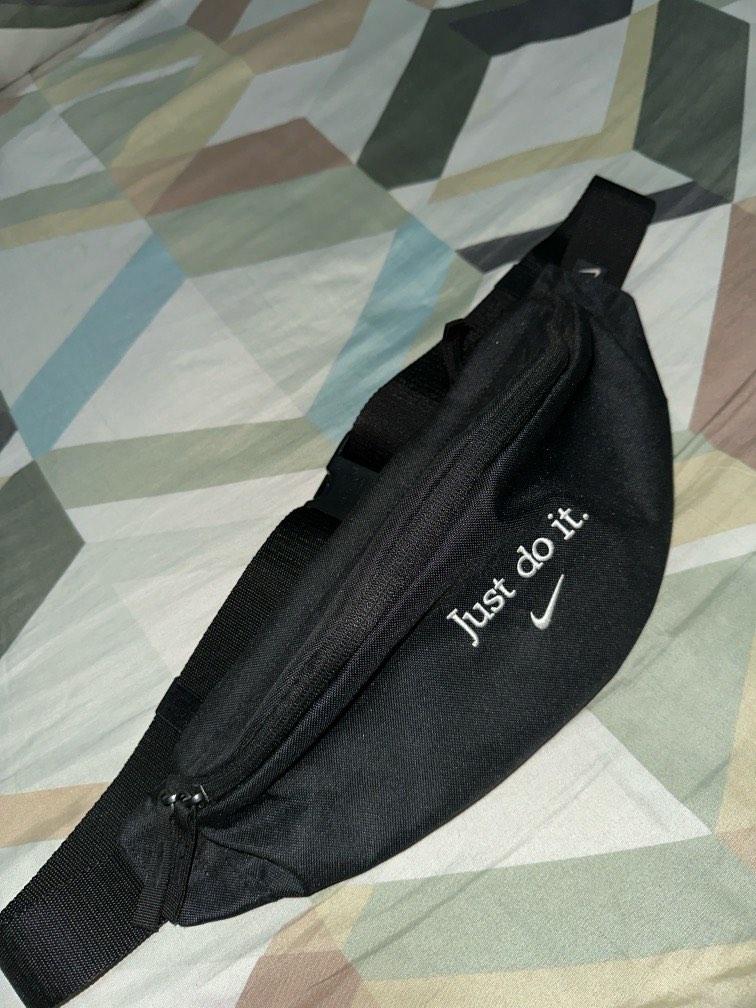 Nike Pouch Bag, Men's Fashion, Bags, Belt bags, Clutches and Pouches on ...
