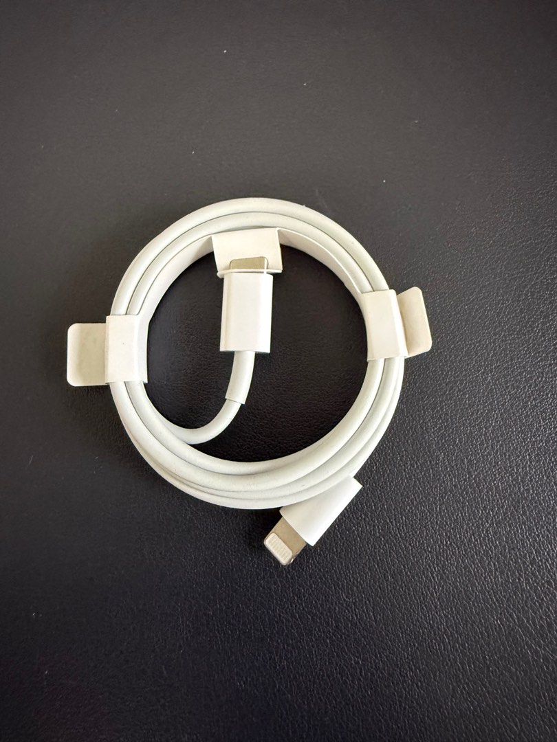 Original Apple USB-C to Lighting Cable 20w (1m), Mobile Phones ...