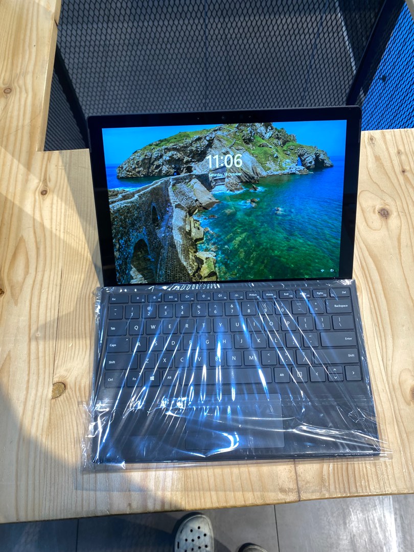 surface pro 7 display promo capslock, Computers & Tech, Laptops ...