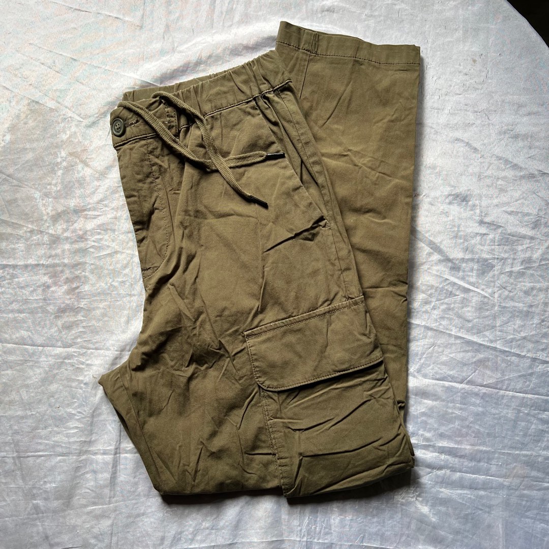 Uniqlo Smart Cargo Pants, Men's Fashion, Bottoms, Joggers on Carousell