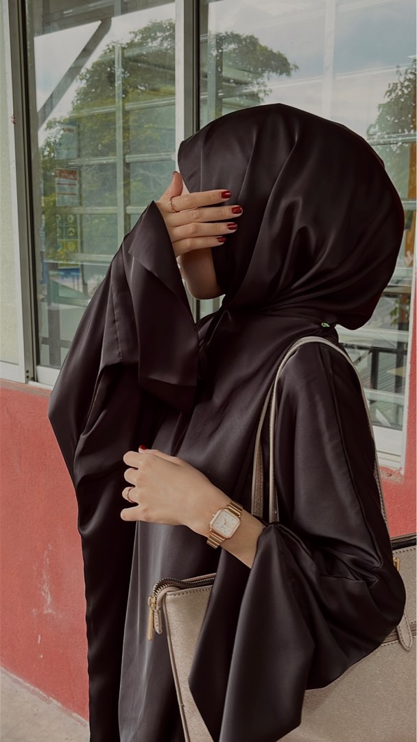 HAWWA Abaya Satin Hitam, Women's Fashion, Muslimah Fashion, Kaftans ...