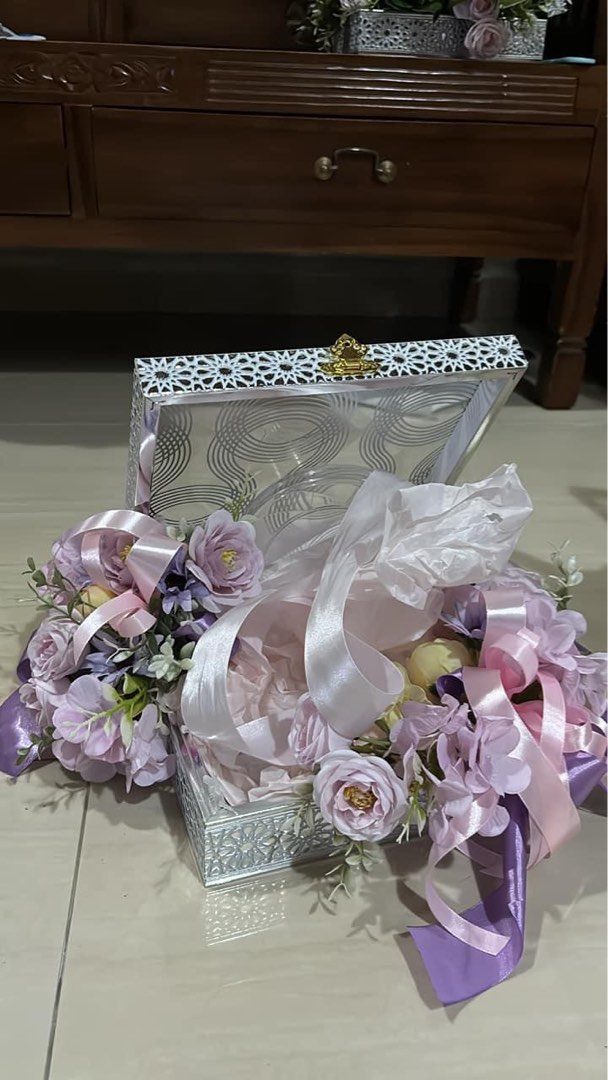 Gubahan Dulang Hantaran Modern Purple Pinkish Tone, Luxury, Accessories ...