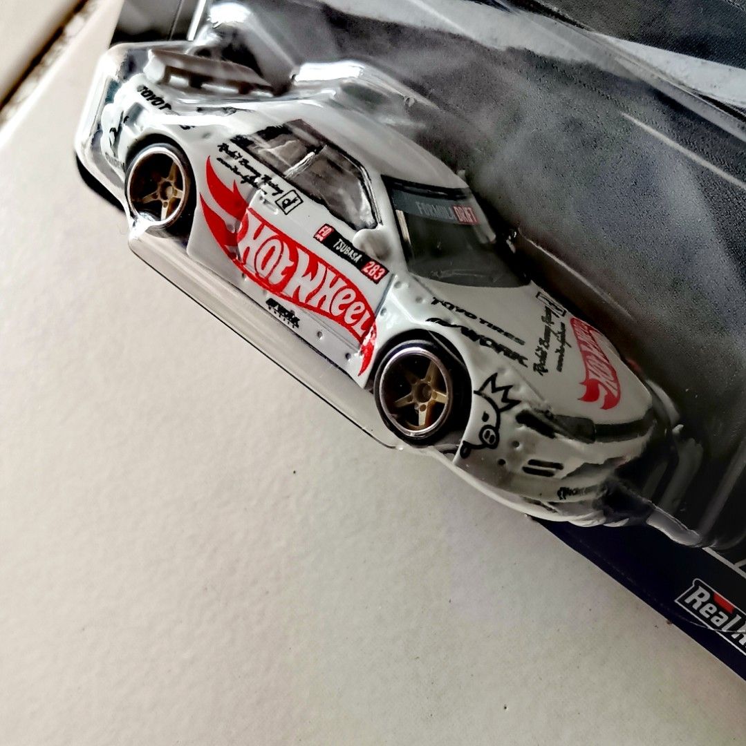 HOT WHEELS PREMIUM CAR CULTURE 2024 Modern Classic Nissan Skyline GT-R (R32) Pandem, Hobbies ...