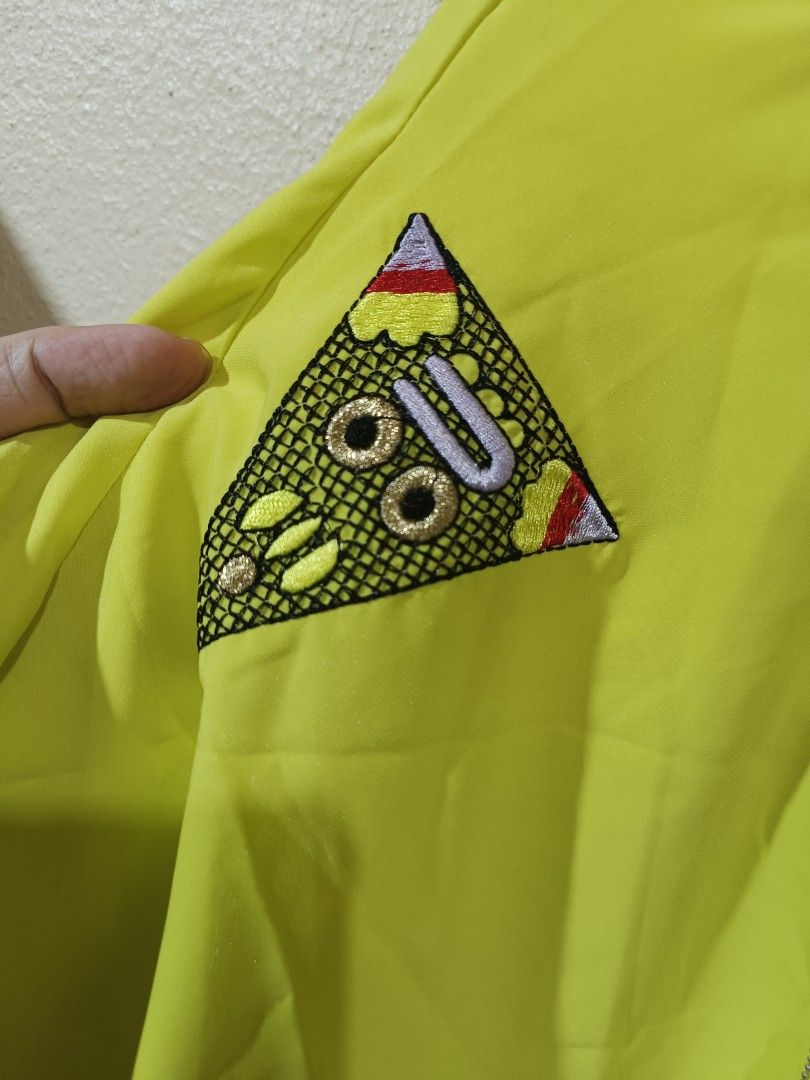 Ladylike blouse da Vinci cooling embroidery golden sutures horse decor ...